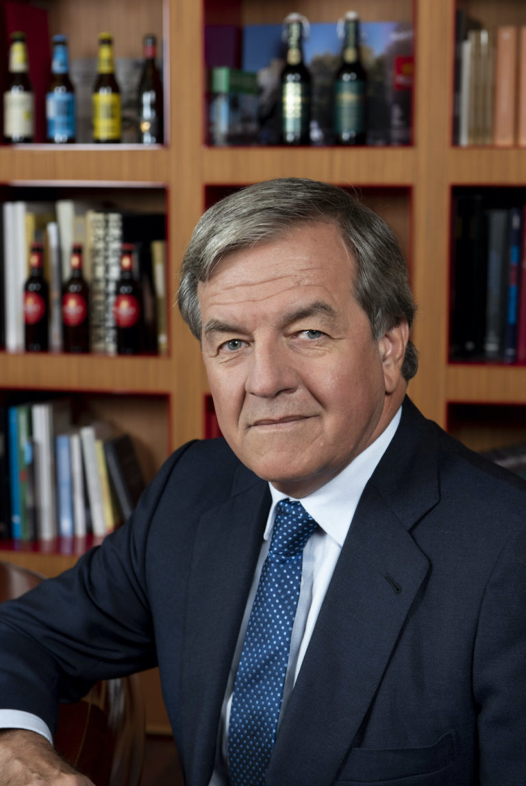 Damm colabora reponiendo cervezas contra la Covid-19